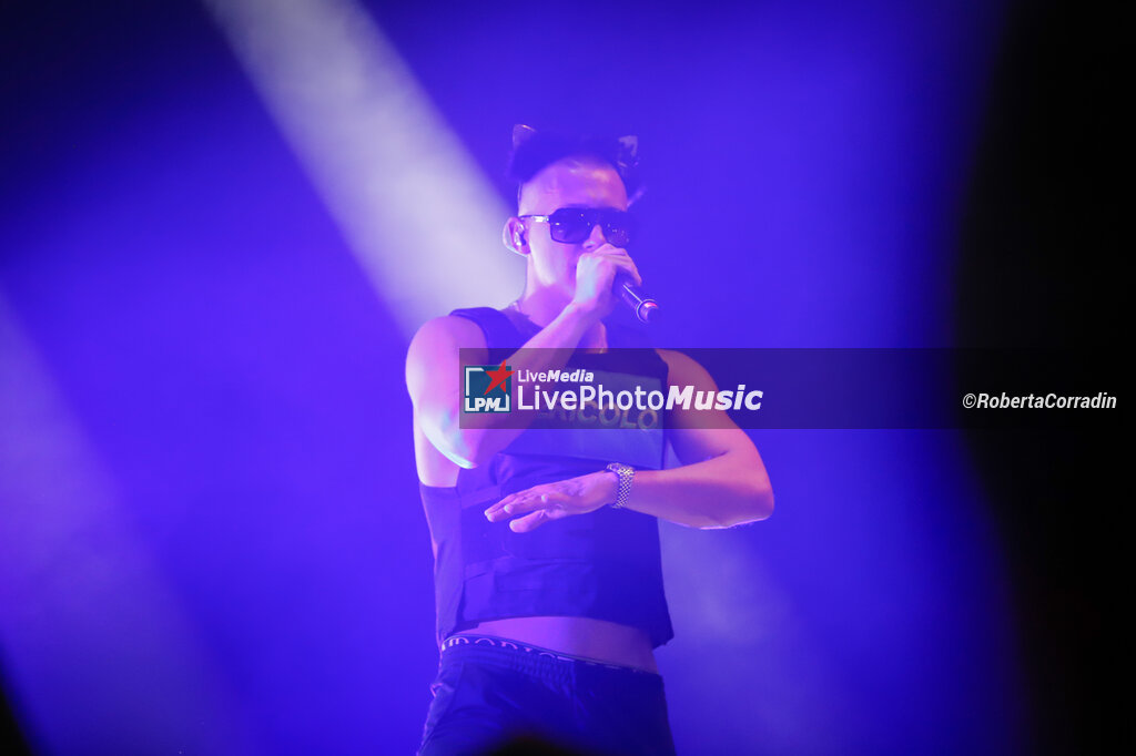 MASSIMO PERICOLO - WOODOO FESTIVAL - ITALIAN SINGER AND ARTIST SHOW